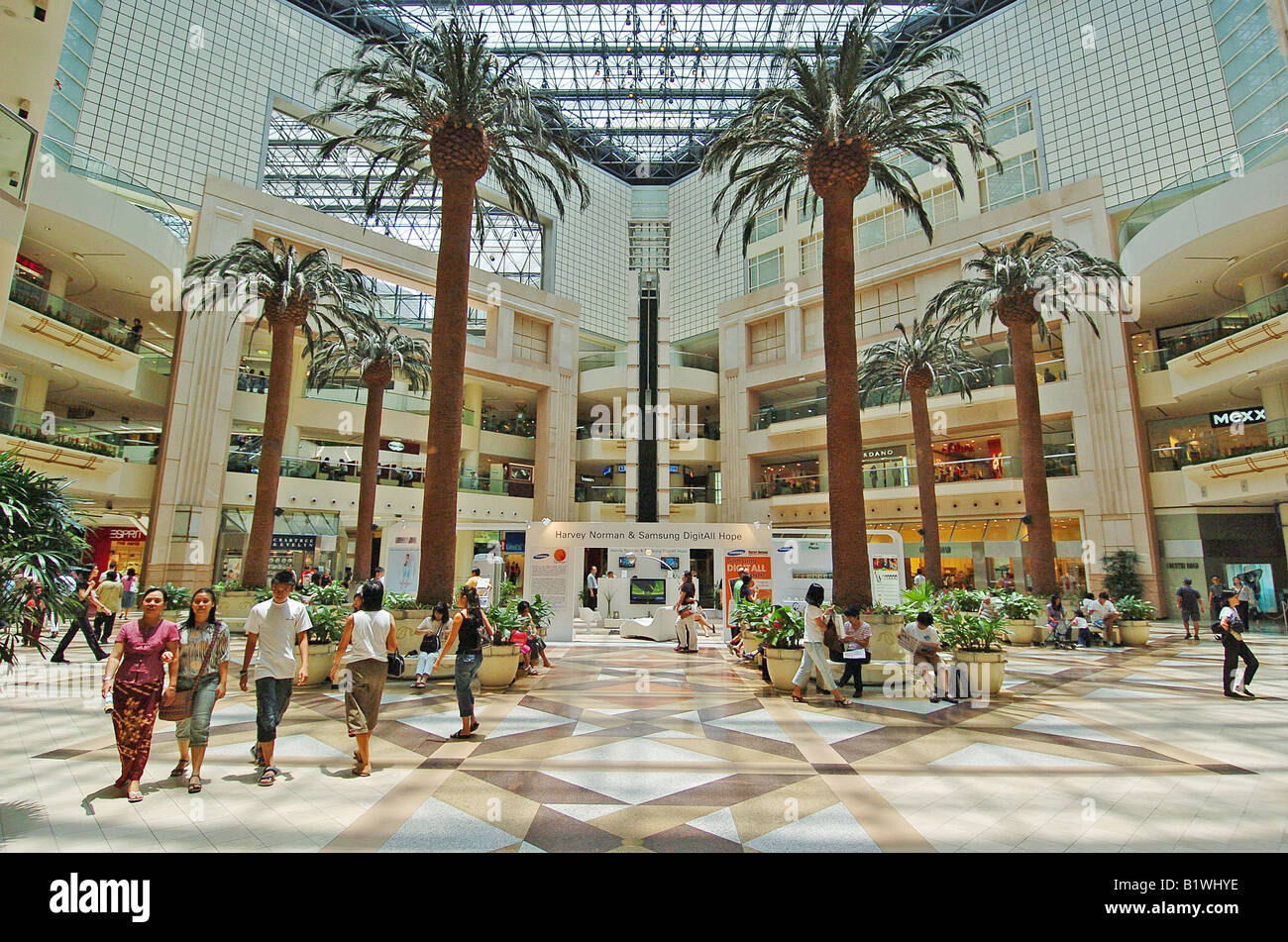 Raffles city complex Banque de photographies et d’images à haute ...