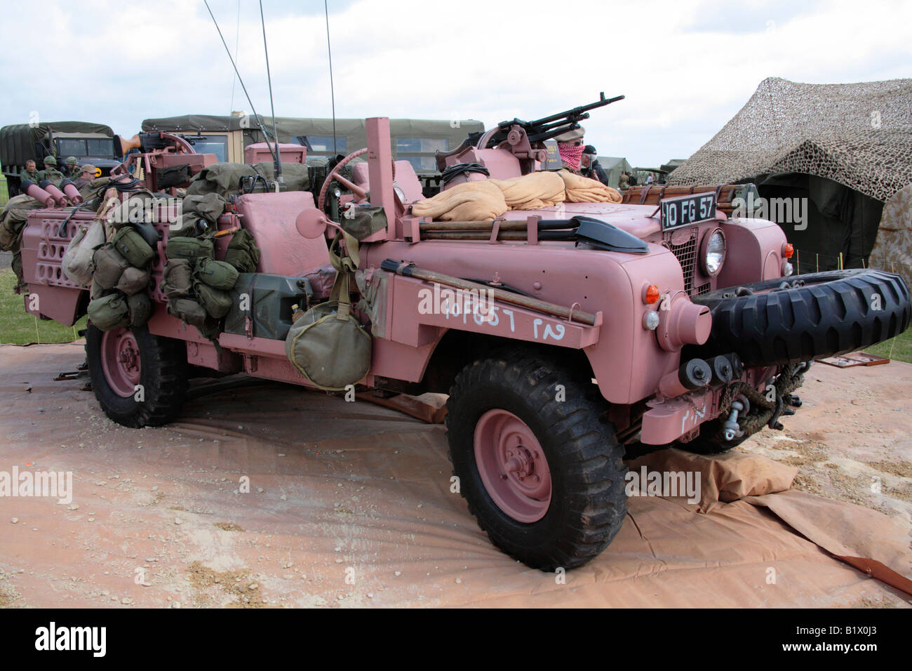 S.A.S. 'Pink Panther' Land rover Photo Stock - Alamy