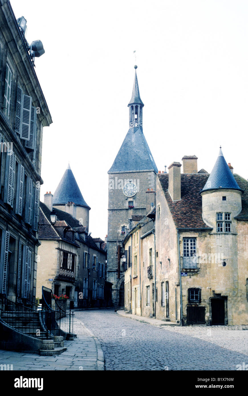 Avallon france Banque de photographies et d’images à haute résolution ...
