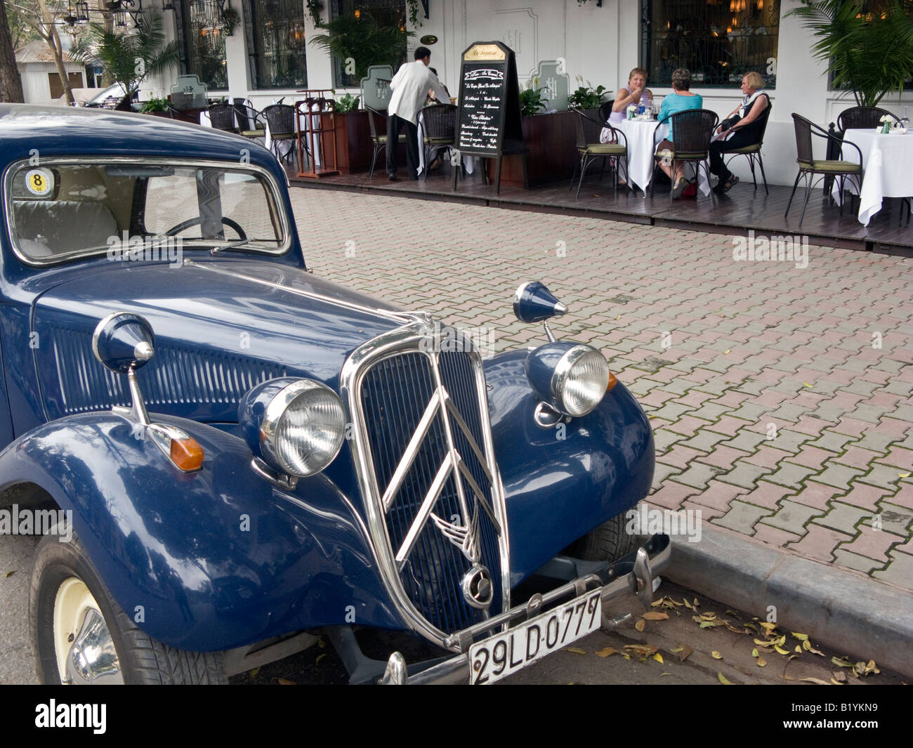 Voiture avant est Banque de photographies et d’images à haute ...