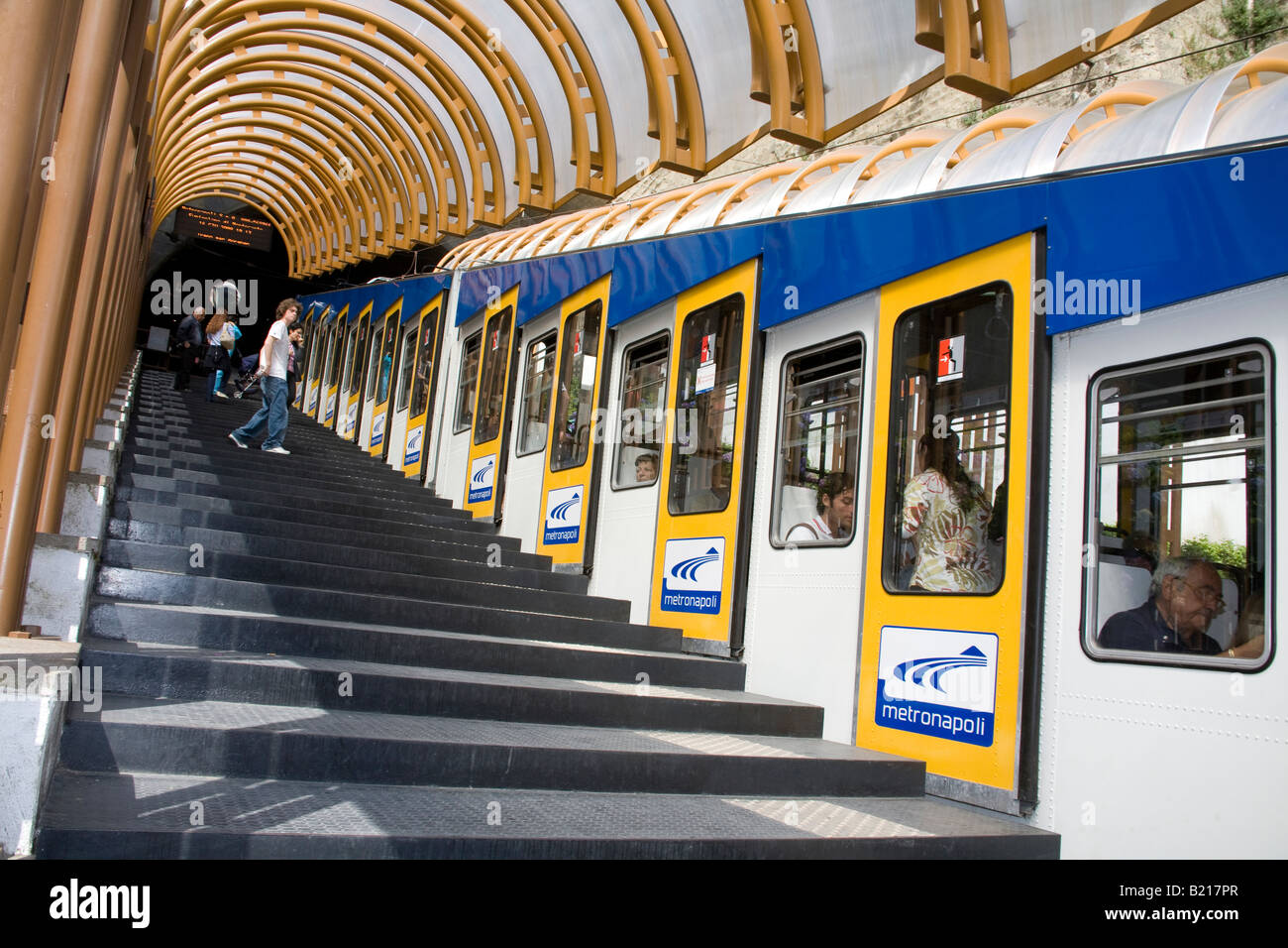 Transport funiculaire systm à Naples Italie Gare V Emanuele Photo Stock ...