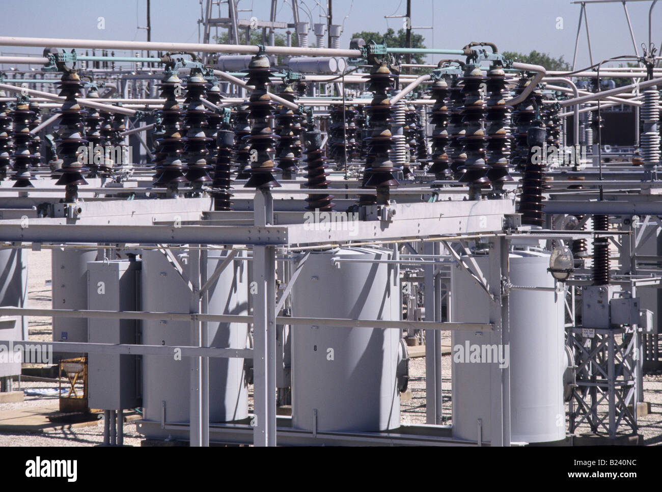 Isolateurs en porcelaine Banque de photographies et d’images à haute ...