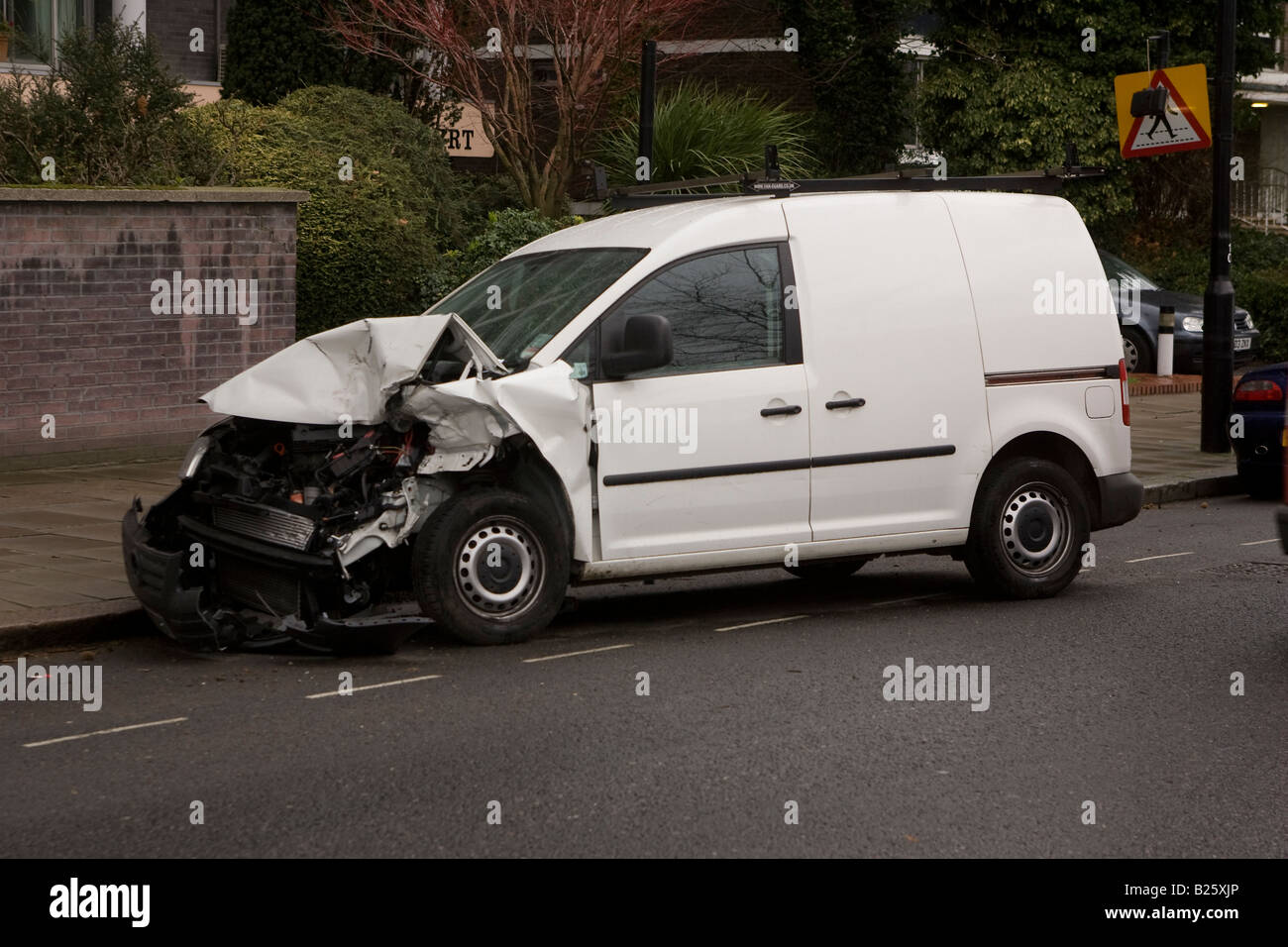 Van crash Banque de photographies et d’images à haute résolution - Alamy