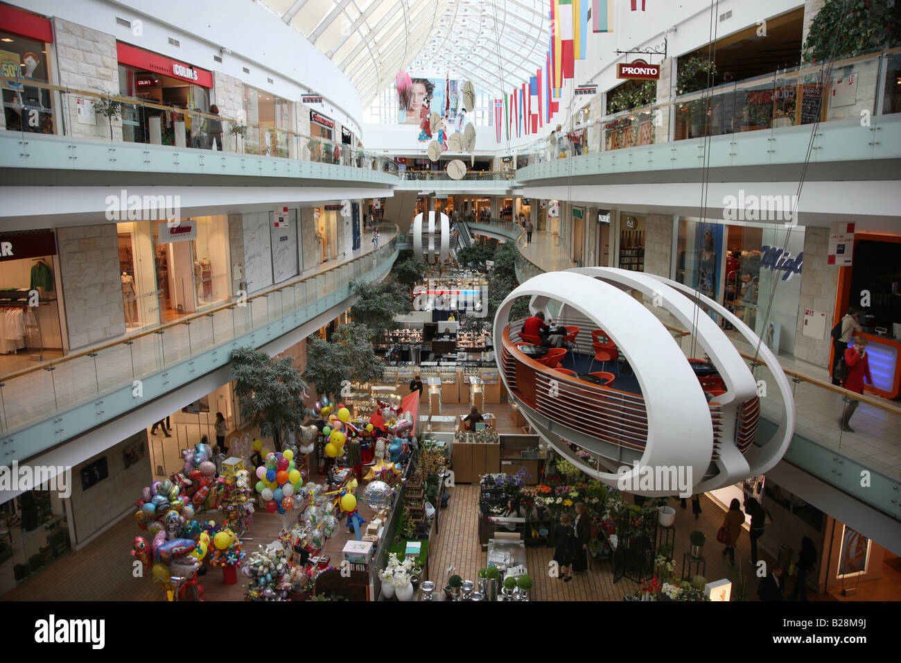 Europa shopping mall lithuania vilnius Banque de photographies et d ...