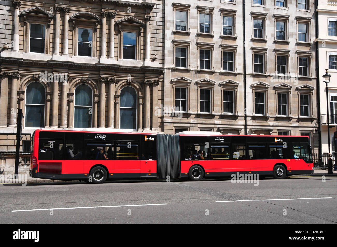 London bendy bus Banque de photographies et d’images à haute résolution ...