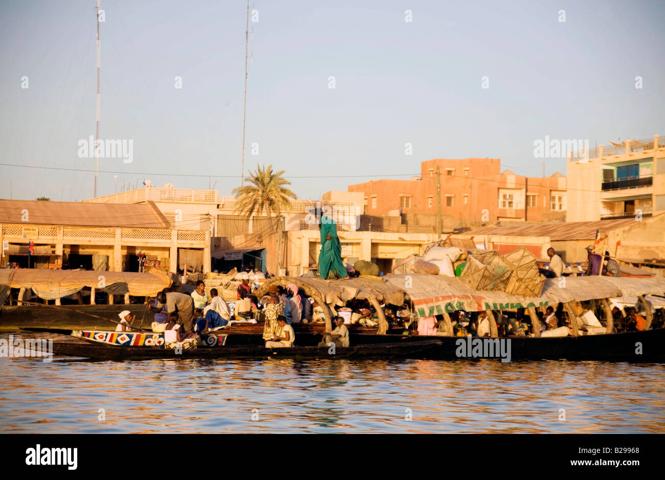 River niger Banque de photographies et d’images à haute résolution - Alamy