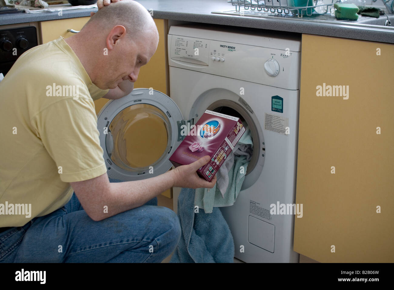 Washing instructions Banque de photographies et d’images à haute ...