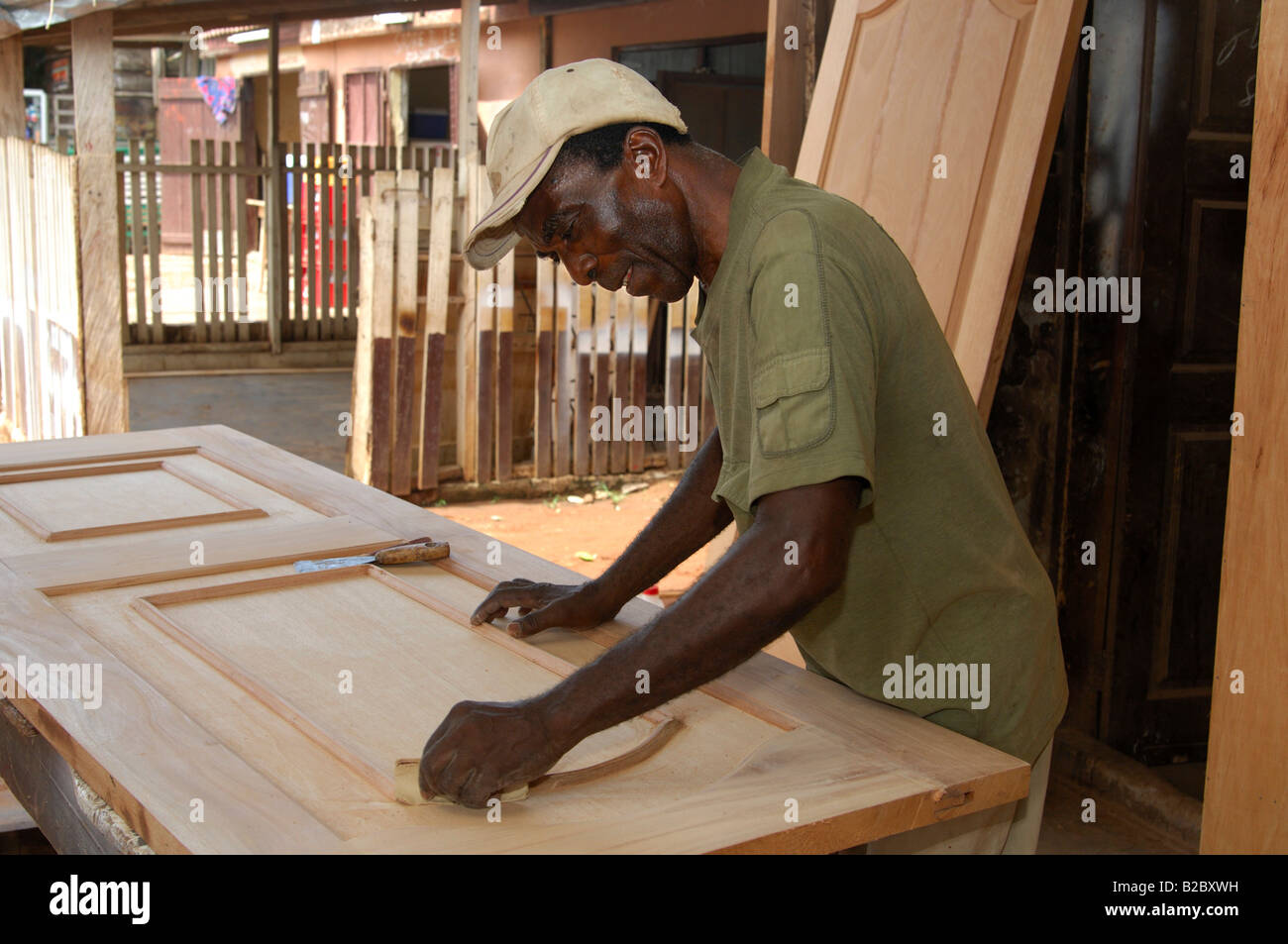 Atelier menuisier afrique Banque de photographies et d’images à haute ...
