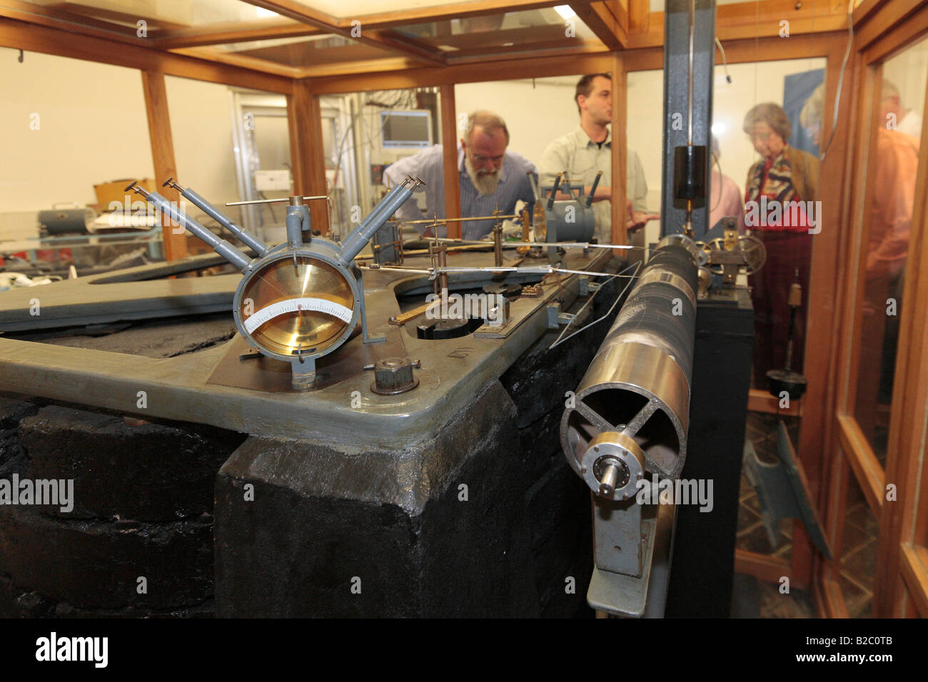 Seismometer horizontal Banque de photographies et d’images à haute ...