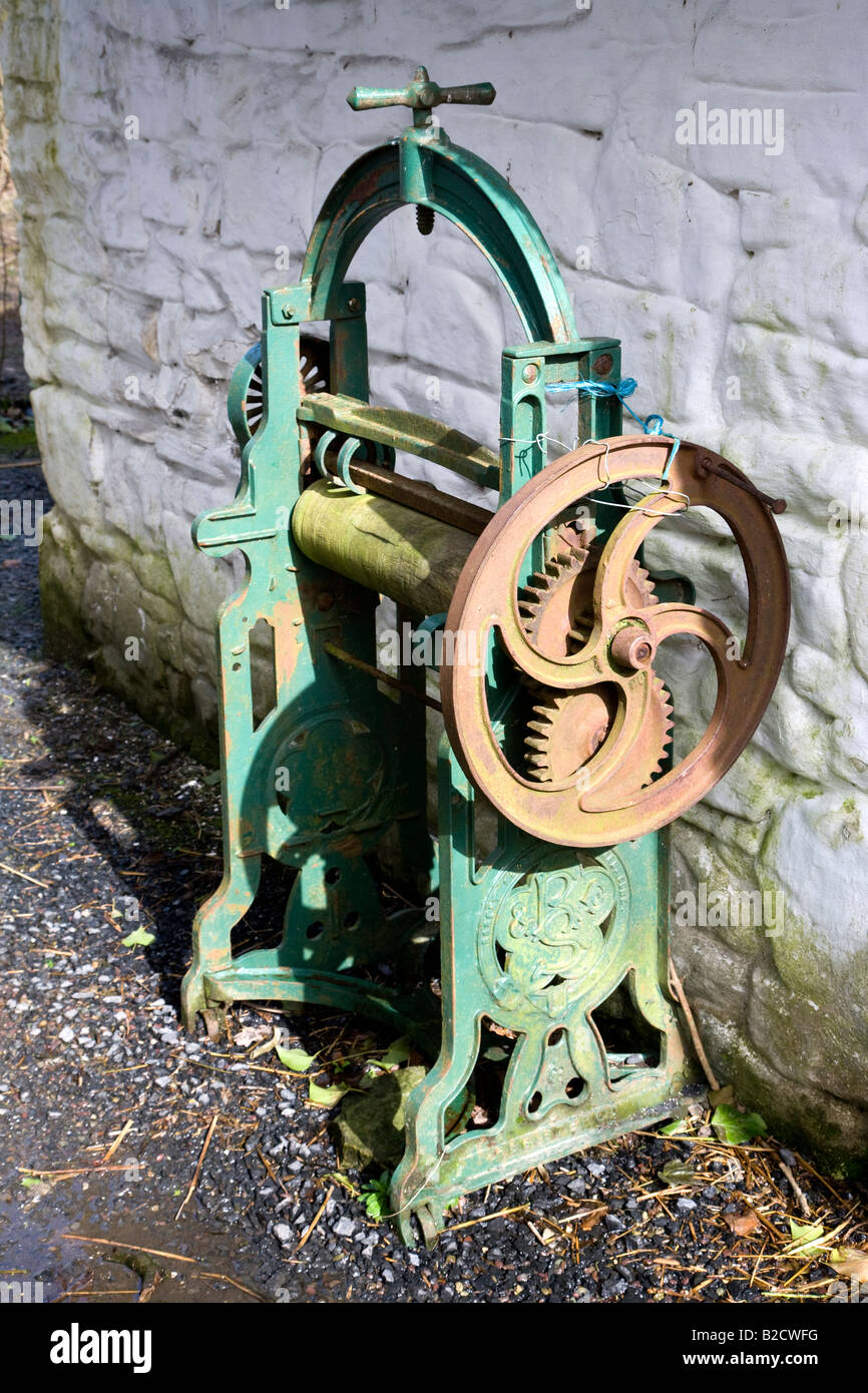 Vieille machine à laver essoreuse Banque de photographies et d’images à ...