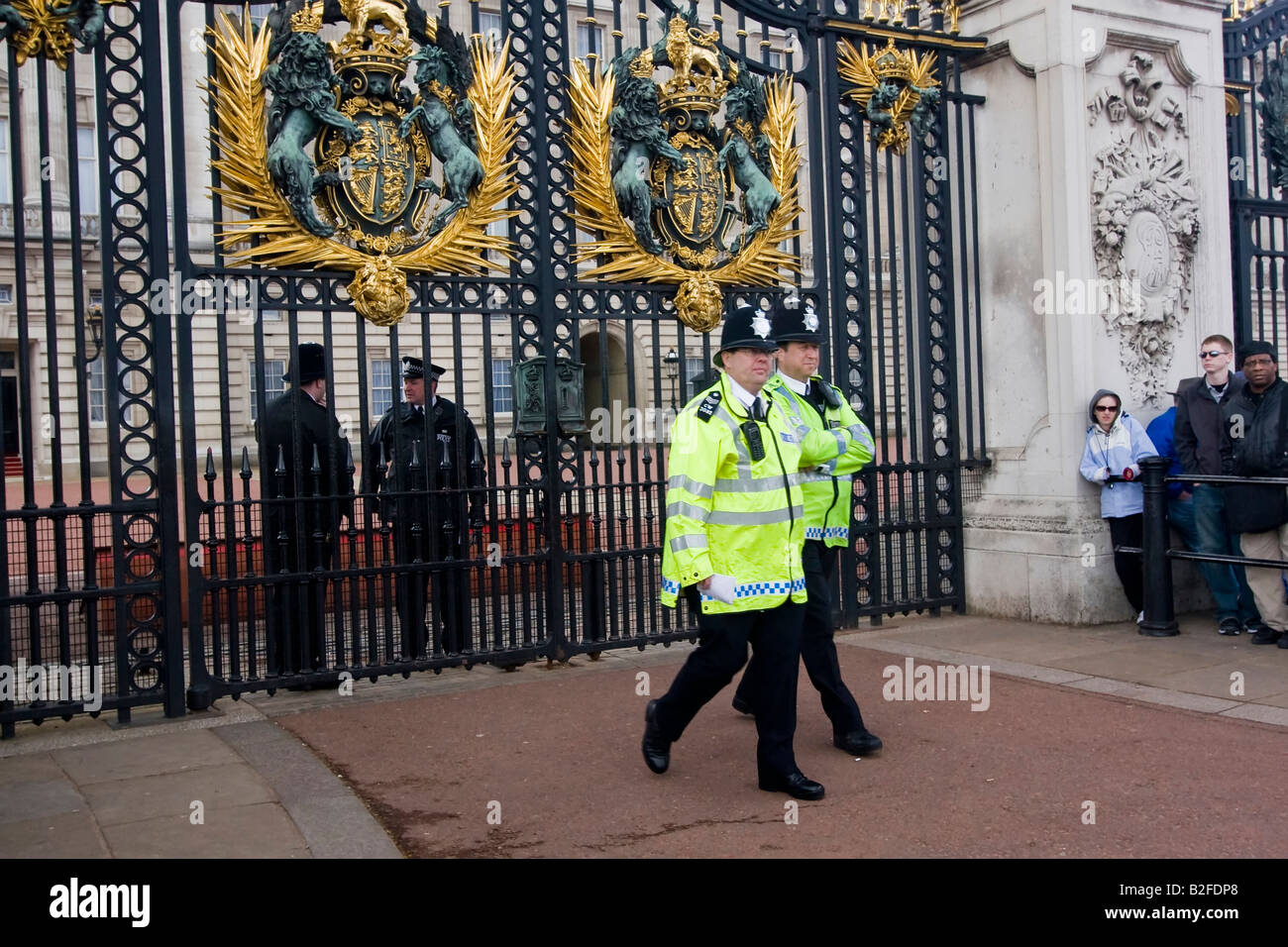 Officiers de police du royaume uni Banque de photographies et d’images ...