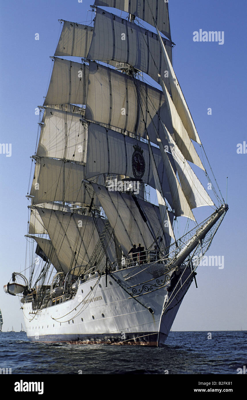 Tallship sailing Banque de photographies et d’images à haute résolution ...