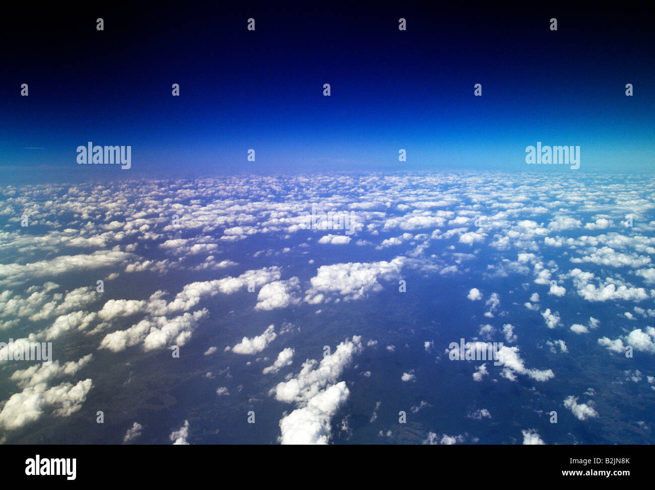Nuage de haute altitude Banque de photographies et d’images à haute ...