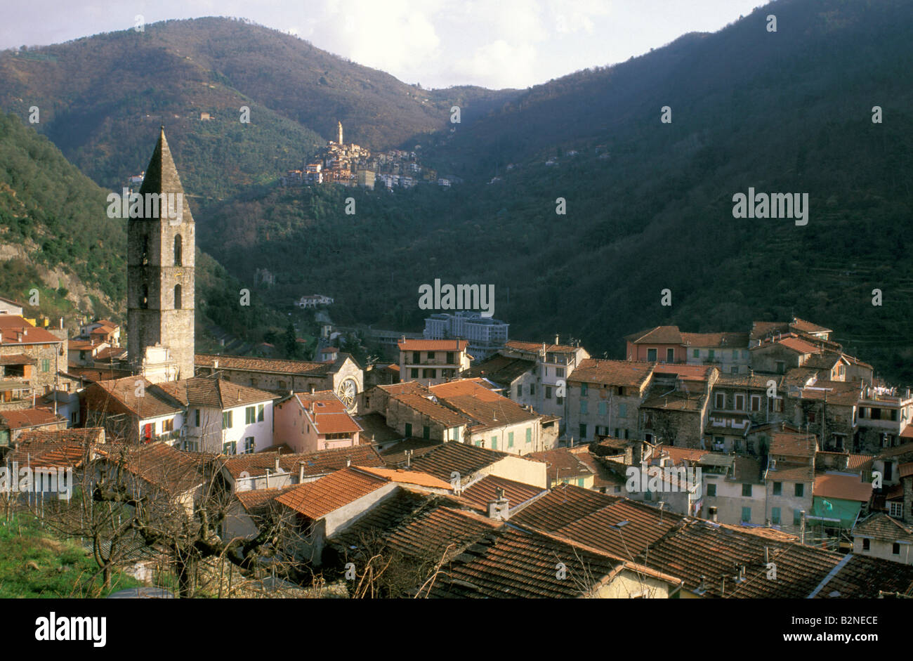 Villages de pigna et castel vittorio Banque de photographies et d ...