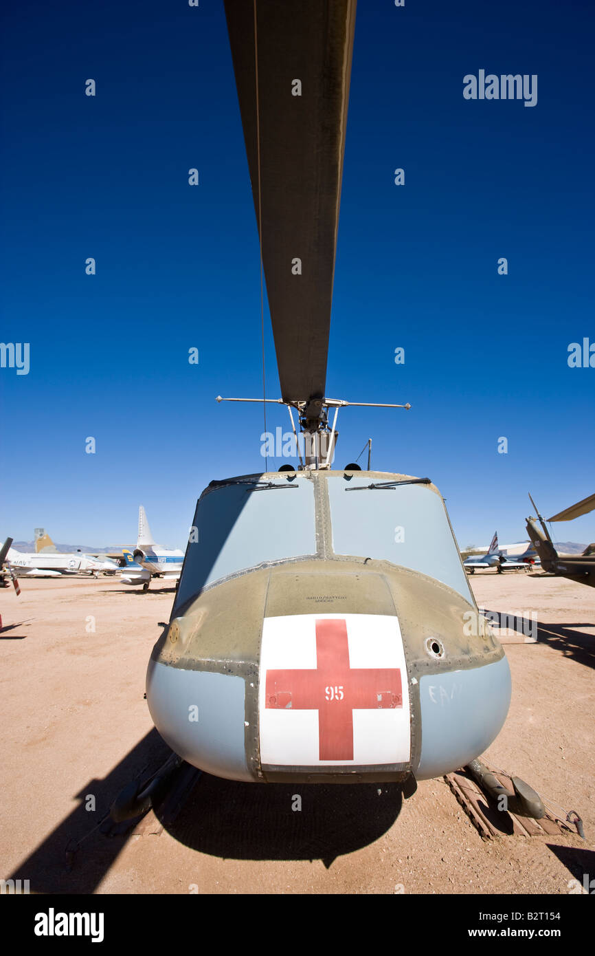 Medi-hélicoptère Huey acc Pima Air and Space Museum Tucson Arizona, USA ...