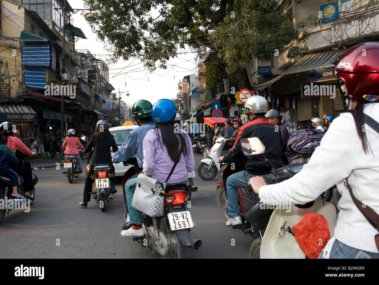 Embouteillage du vieux quartier de hanoi Banque de photographies et d ...