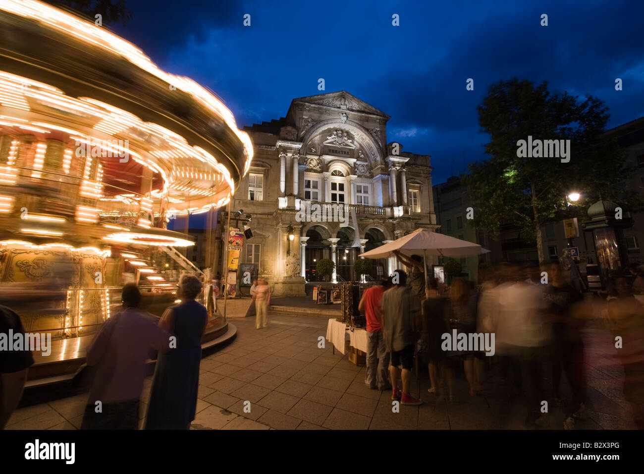 Avignon Opera Banque d'image et photos - Alamy