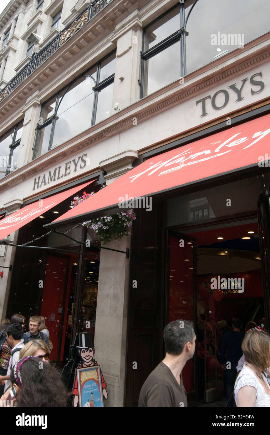 Hamleys london Banque de photographies et d’images à haute résolution - Alamy