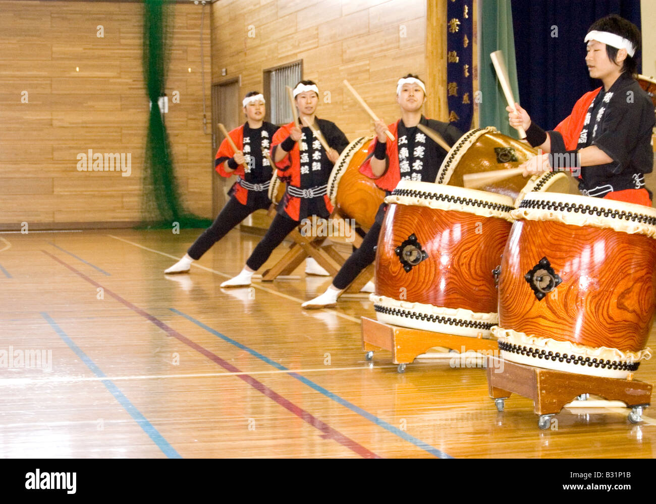 Grand tambour taiko Banque de photographies et d’images à haute ...