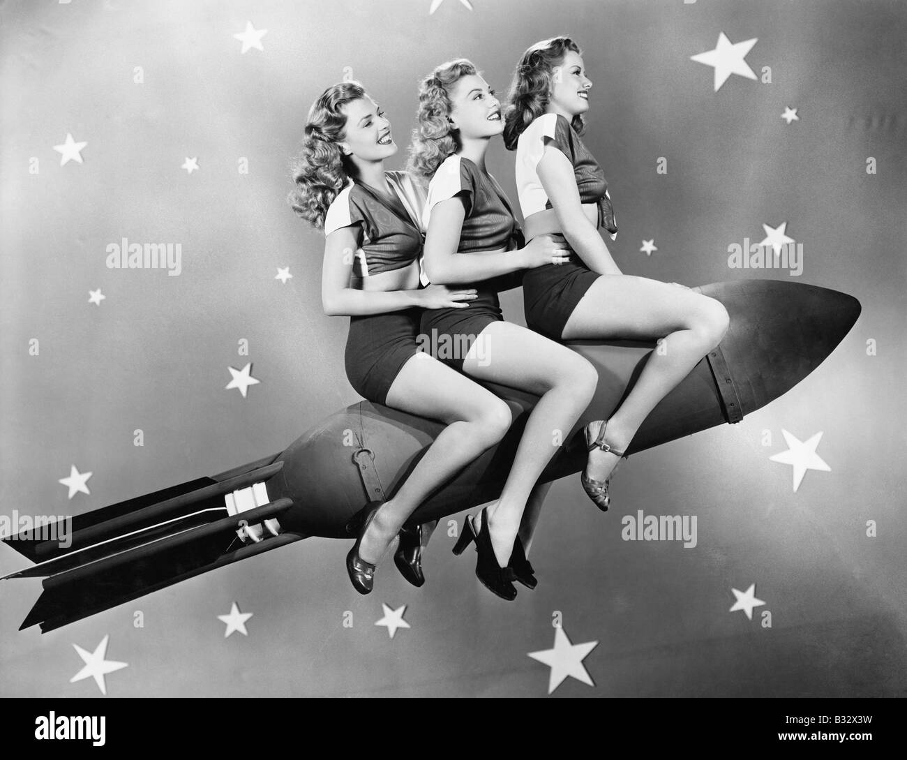 Jeunes femmes amusantes Banque d'images noir et blanc - Alamy