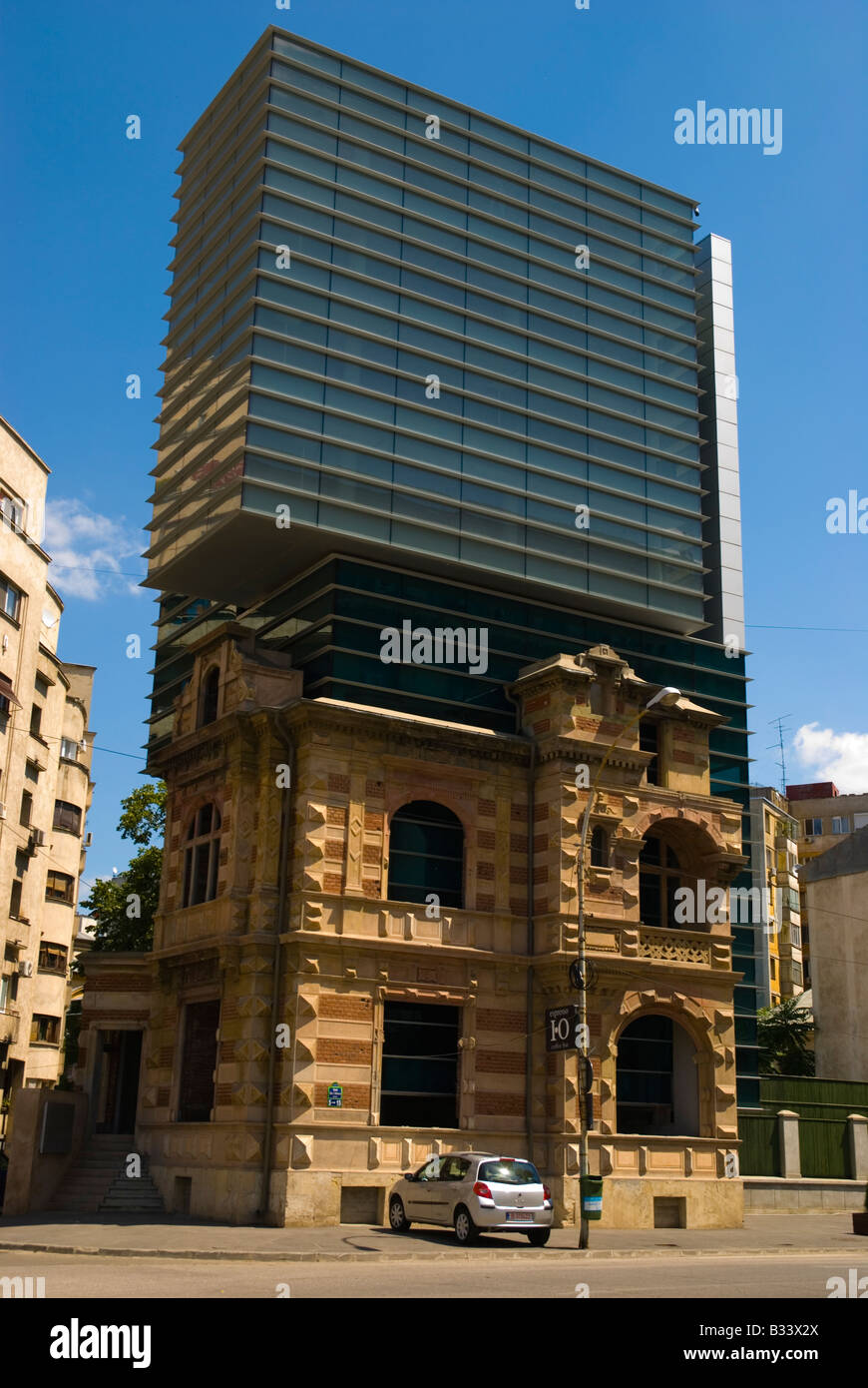Modern and classical architecture Banque de photographies et d’images à ...