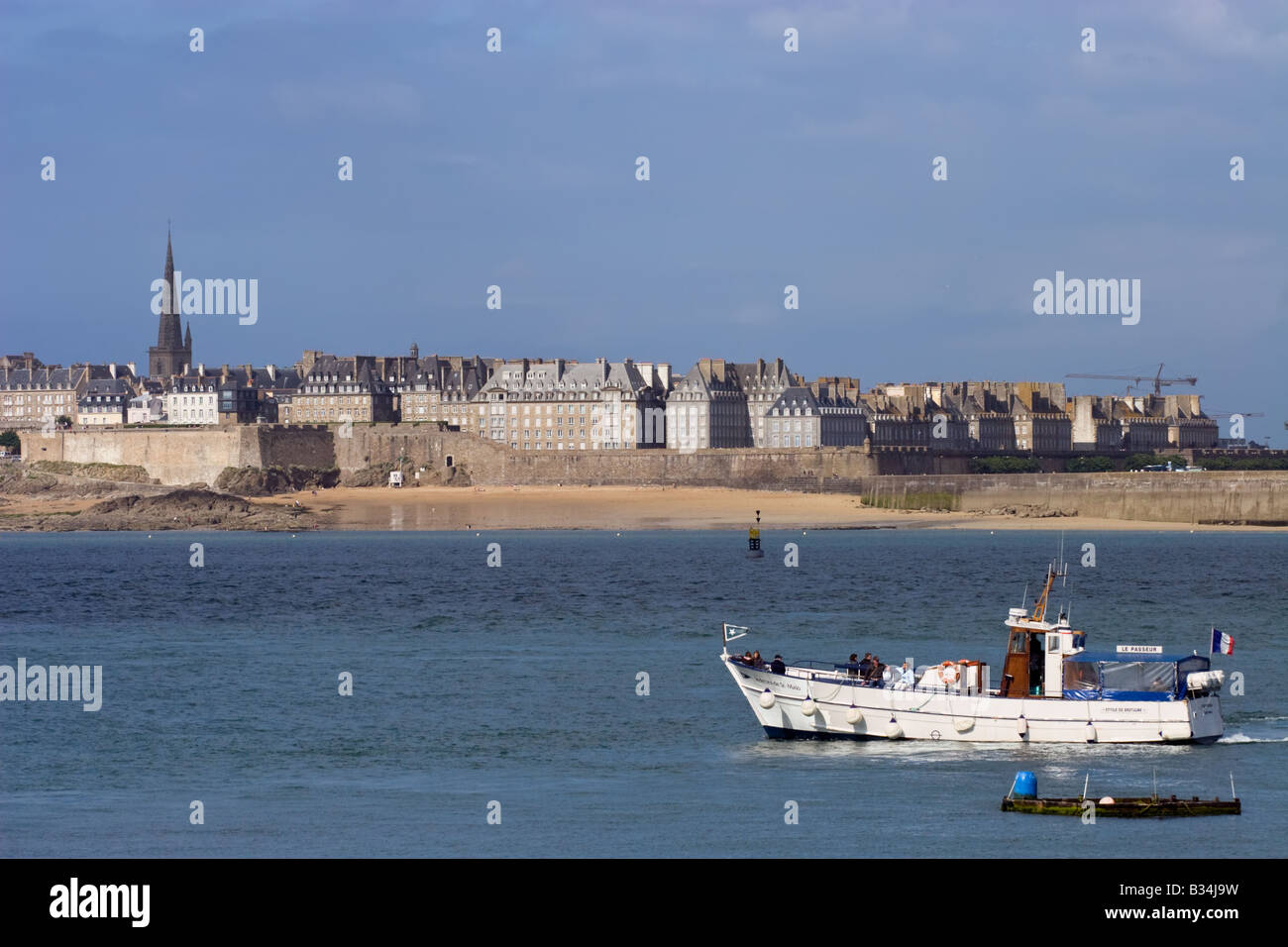 Ferry st malo Banque de photographies et d’images à haute résolution ...