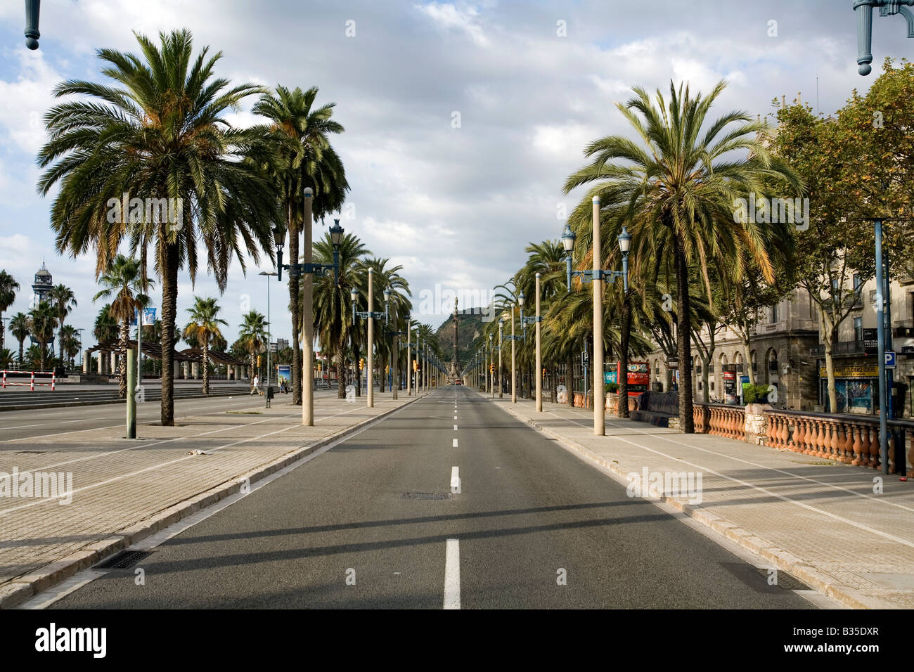 Barcelona paseo colón Banque de photographies et d’images à haute résolution - Alamy