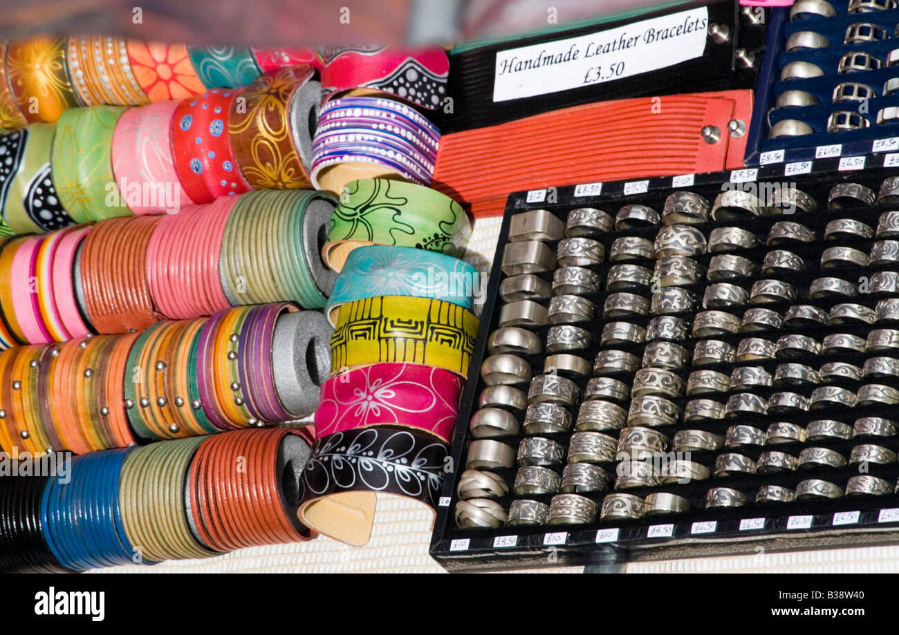 Bangle stall Banque de photographies et d’images à haute résolution - Alamy