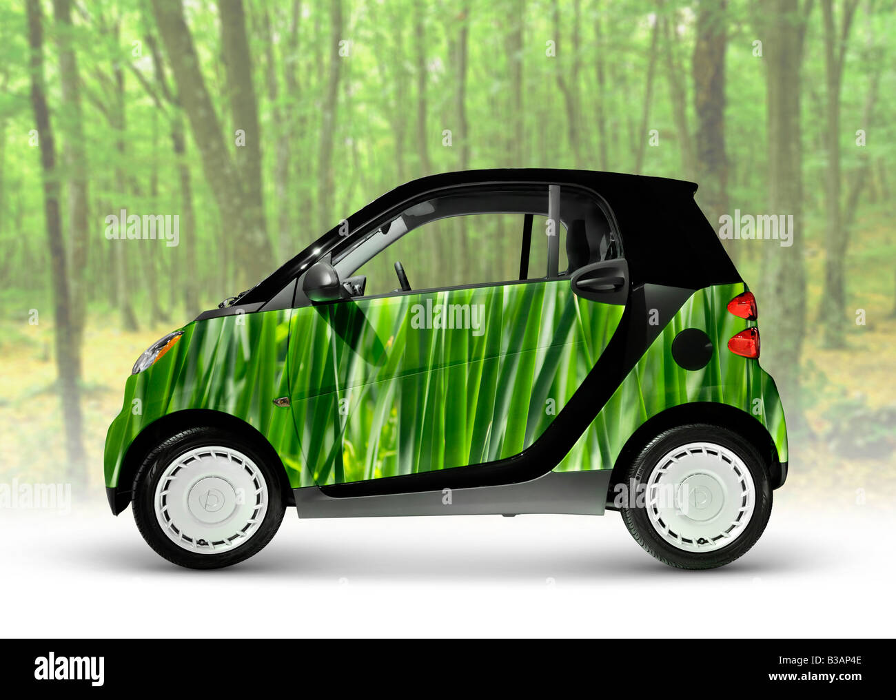 Smart car side view white Banque de photographies et d’images à haute ...