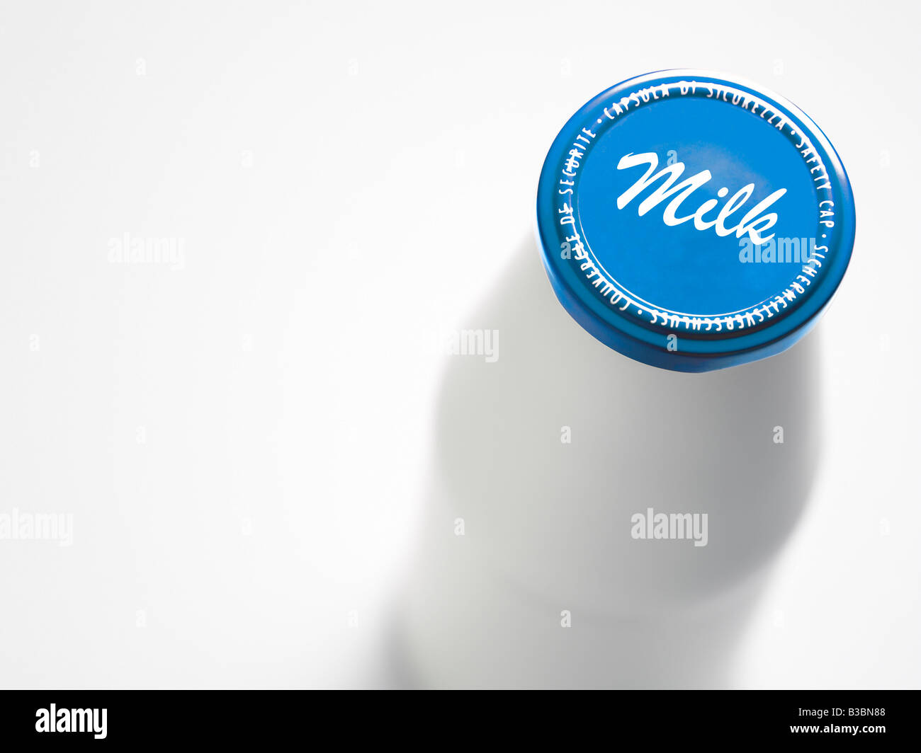 Bouteille de lait en verre et couvercle Banque de photographies et d ...