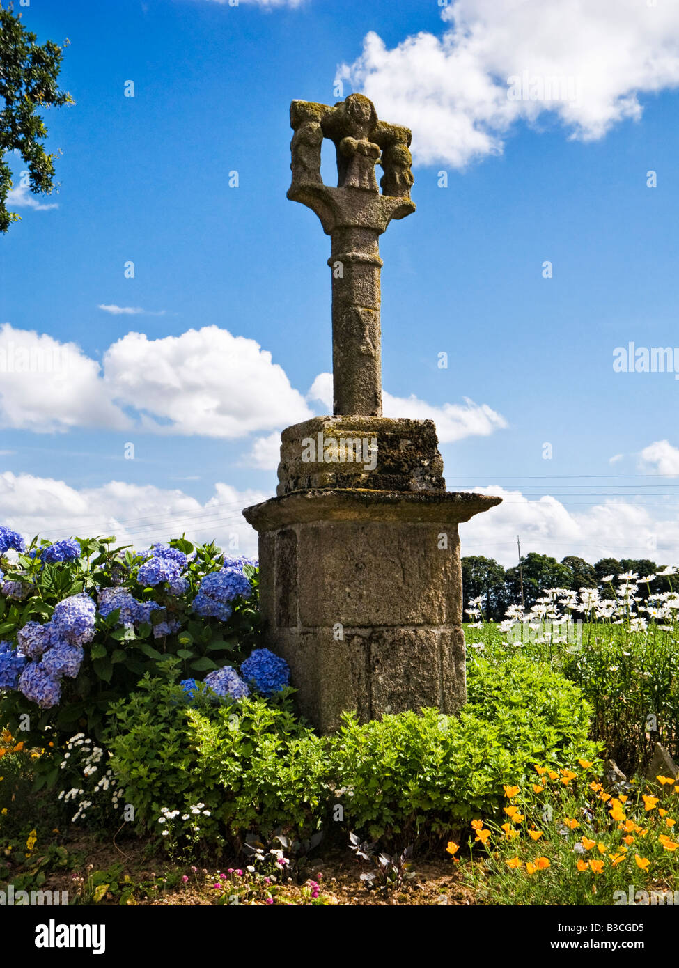 Un calvaire en bordure de l'Europe en France Photo Stock - Alamy