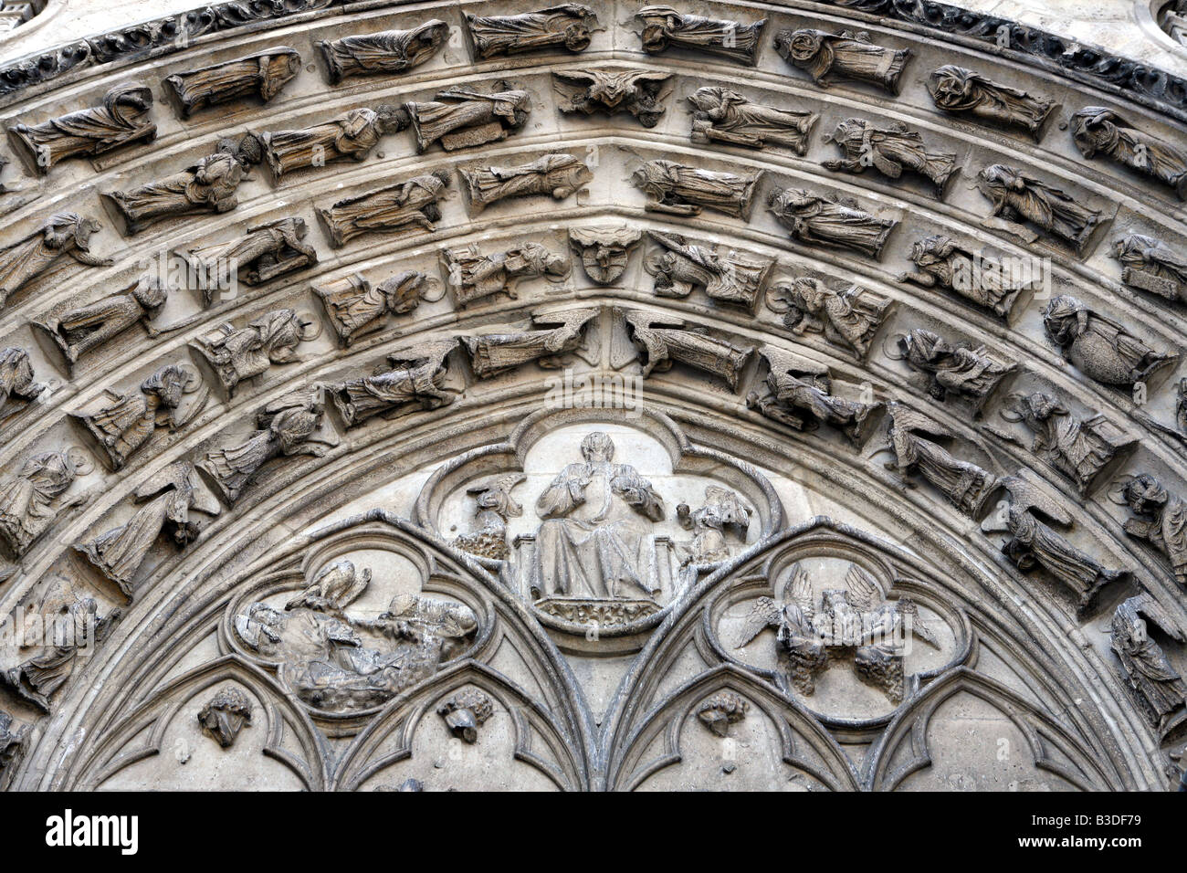 The Sens Cathedral Banque d'image et photos - Alamy