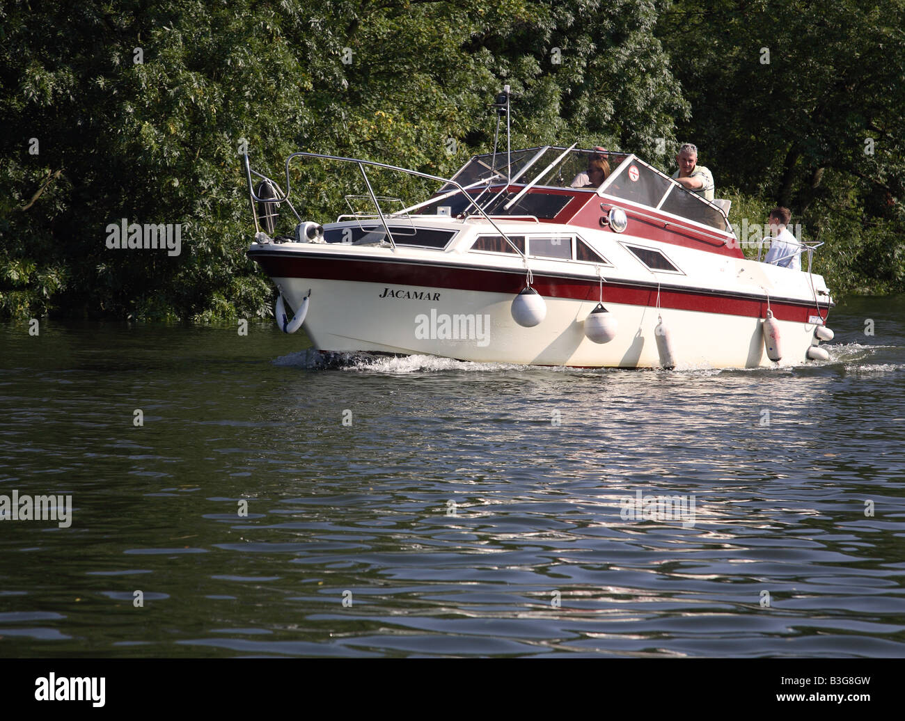 Cabin cruiser Banque de photographies et d’images à haute résolution ...