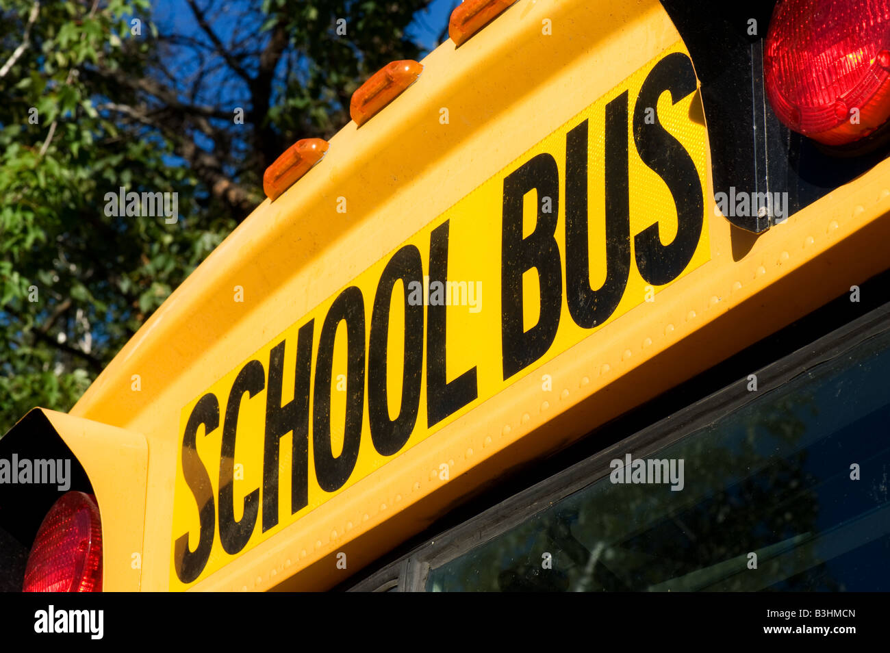 Bus jaunes Banque de photographies et d’images à haute résolution - Alamy
