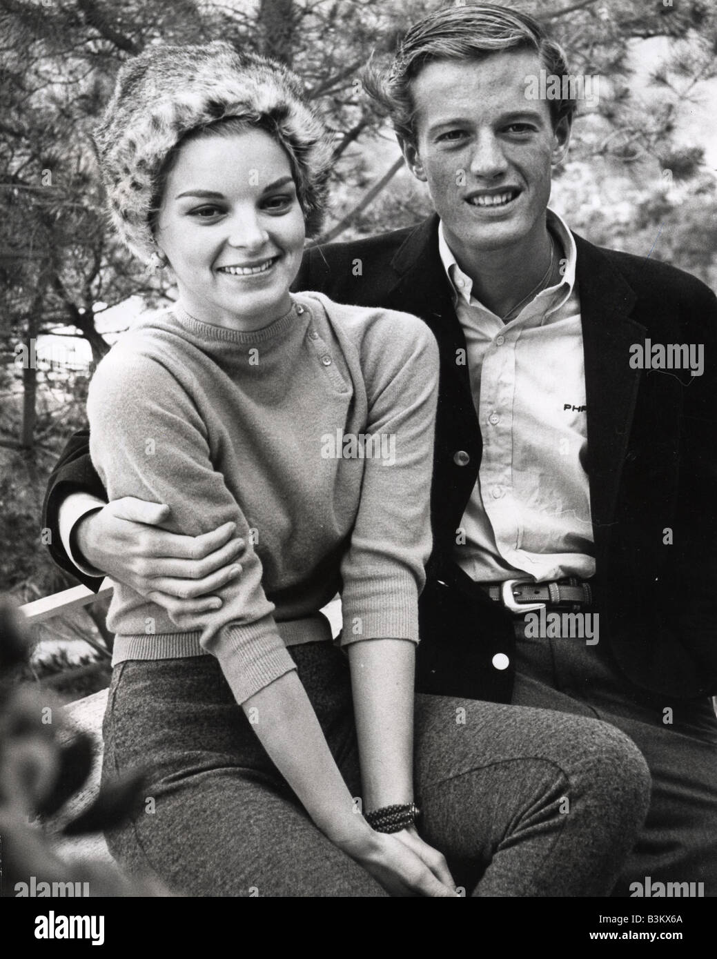 L'acteur américain Peter fonda avec son épouse Susan sur 1965 Photo ...