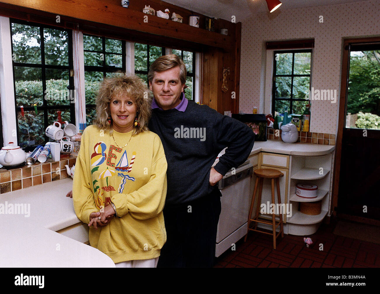 Steve Ryder avec son épouse à la présentatrice TV Photo Stock - Alamy