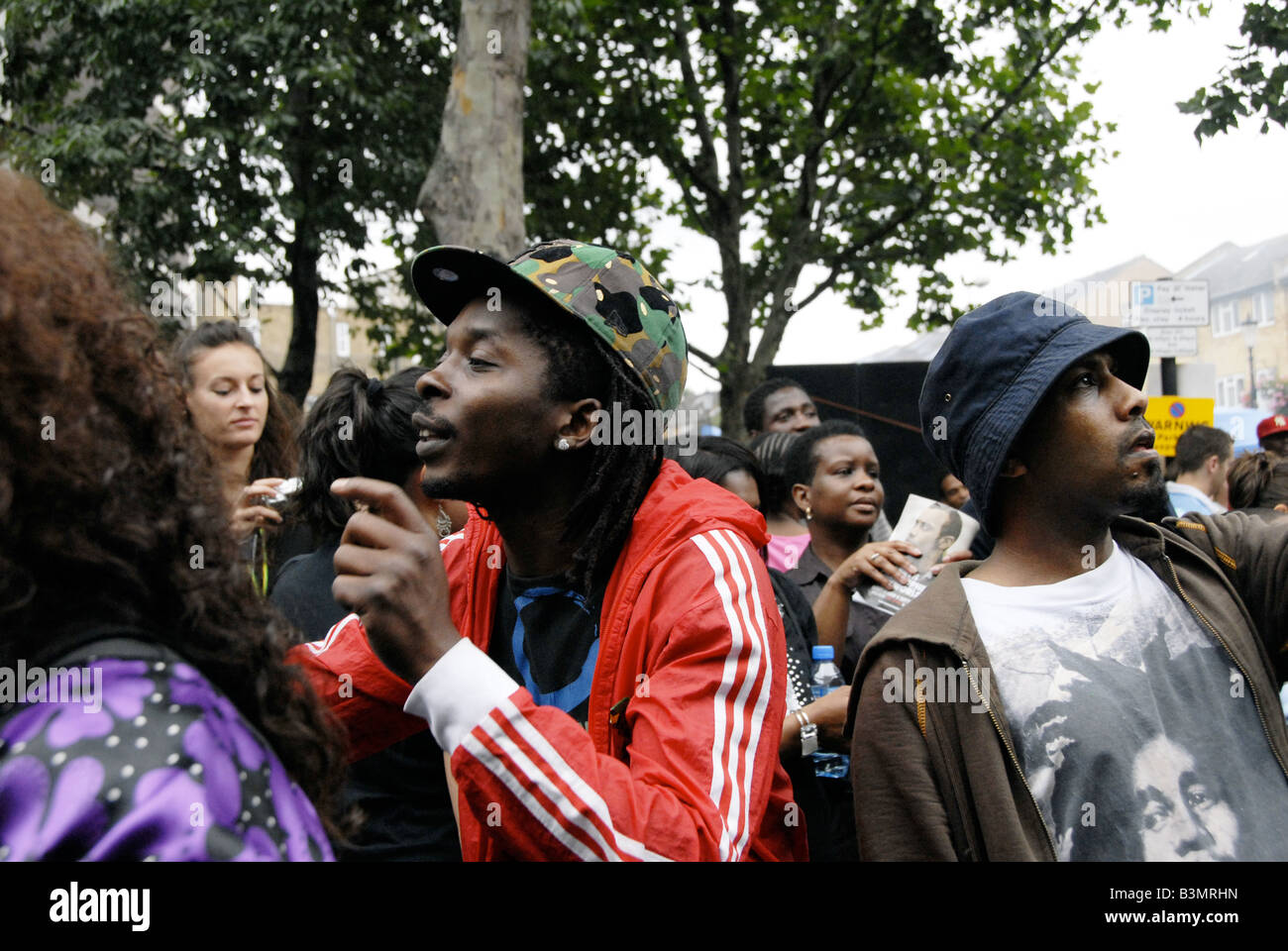 Danser dans la rue Banque de photographies et d’images à haute ...