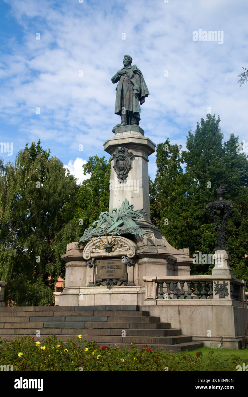 Statue of adam mickiewicz Banque de photographies et d’images à haute ...