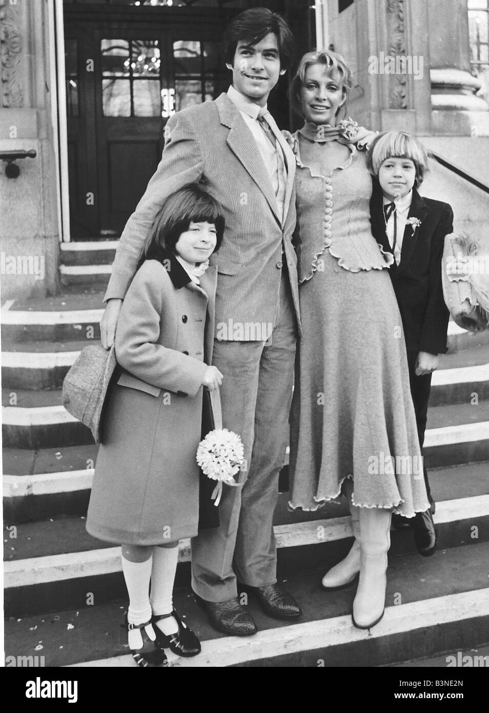 Pierce Brosnan acteur avec épouse l'actrice Cassandra Harris et ses ...