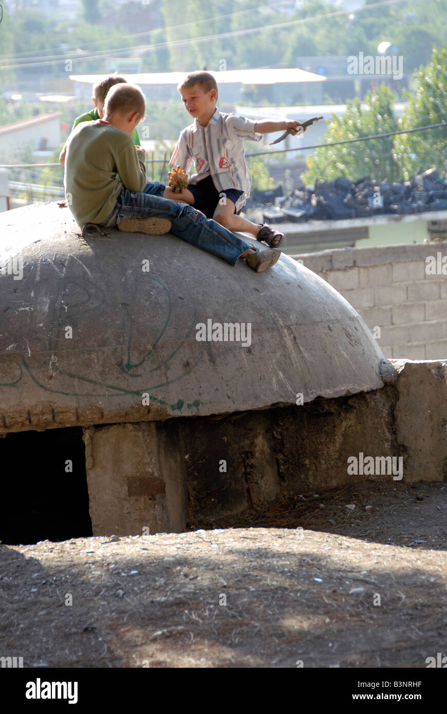 Albanian boys Banque de photographies et d’images à haute résolution - Alamy