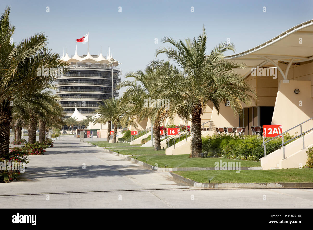 L'enclos et Sakhir Tower sur le Circuit International de Bahreïn BIC ...