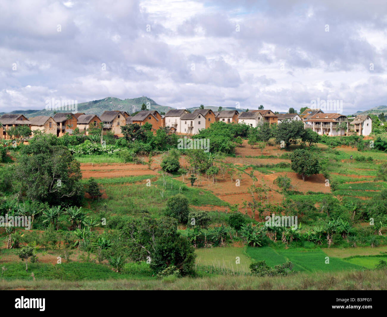 Madagascar, Southern Highlands, Andohatangona. Un joli village malgache ...