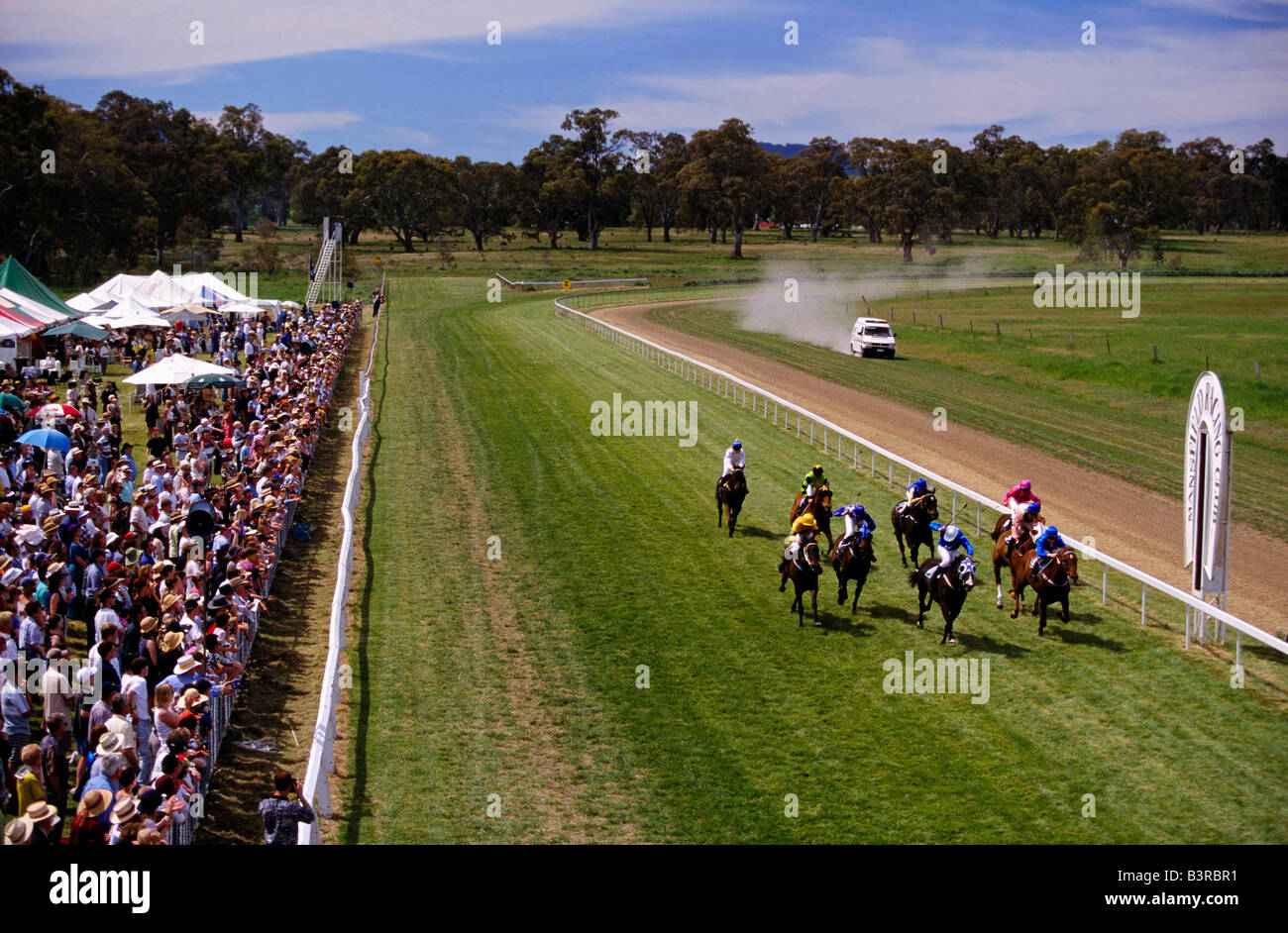 Courses de chevaux de pays Banque de photographies et d’images à haute ...