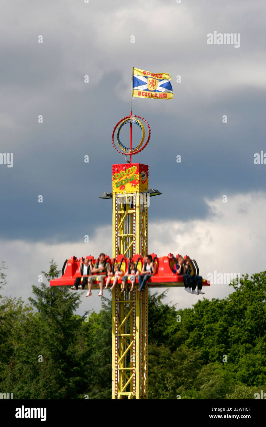 Drop tower ride Banque de photographies et d’images à haute résolution ...