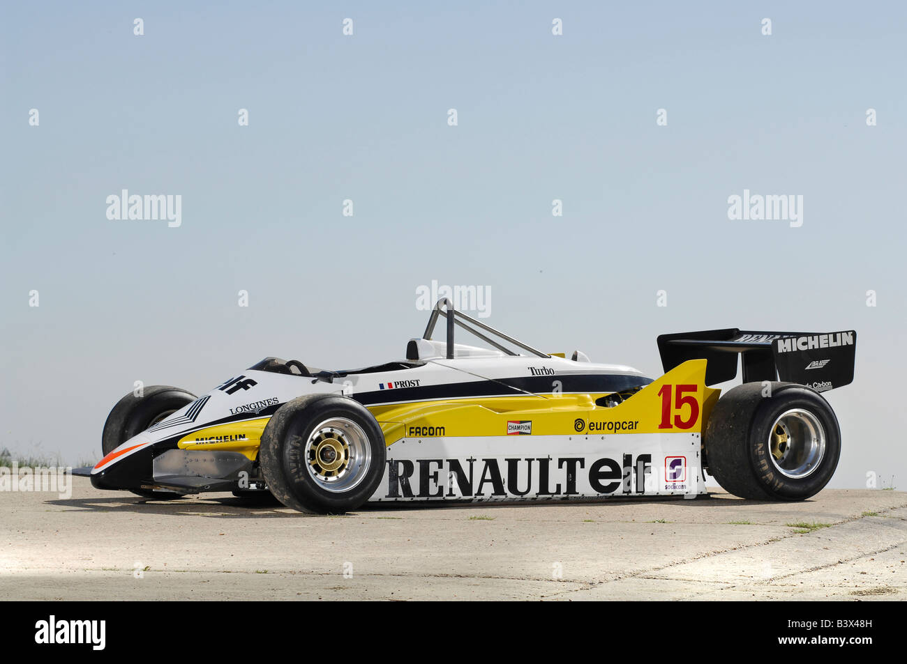 La Renault RE30B F1 1982 Voiture de course Photo Stock - Alamy