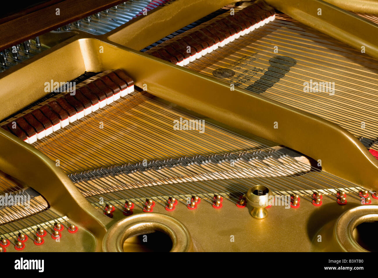 Inside of a piano Banque de photographies et d’images à haute ...