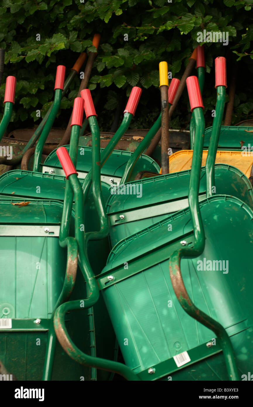 Brouettes de jardinage Banque de photographies et d’images à haute ...