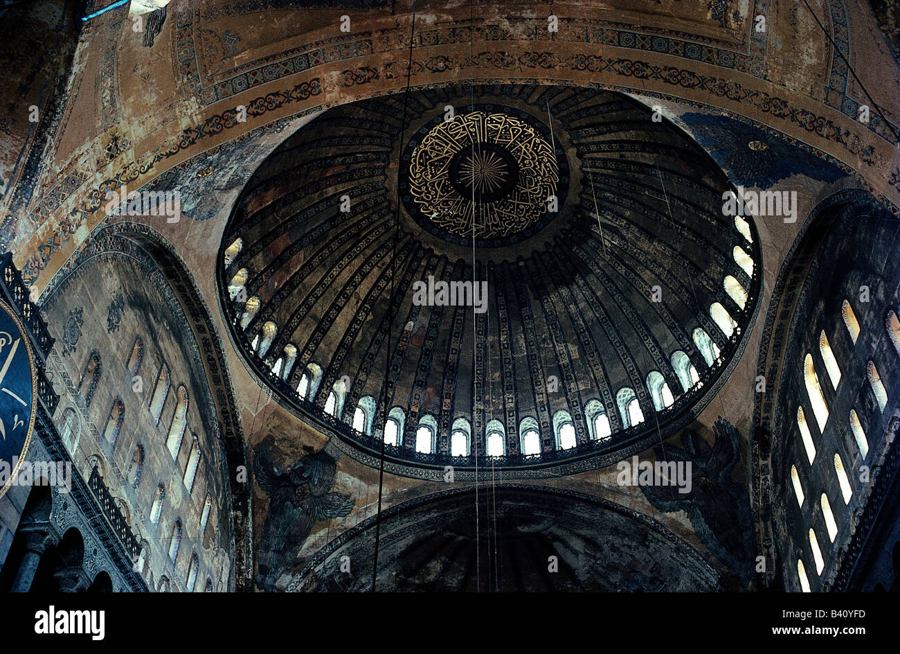 Géographie / voyage Turquie, Istanbul, mosquées, Hagia Sophia, ancienne église byzantine ...