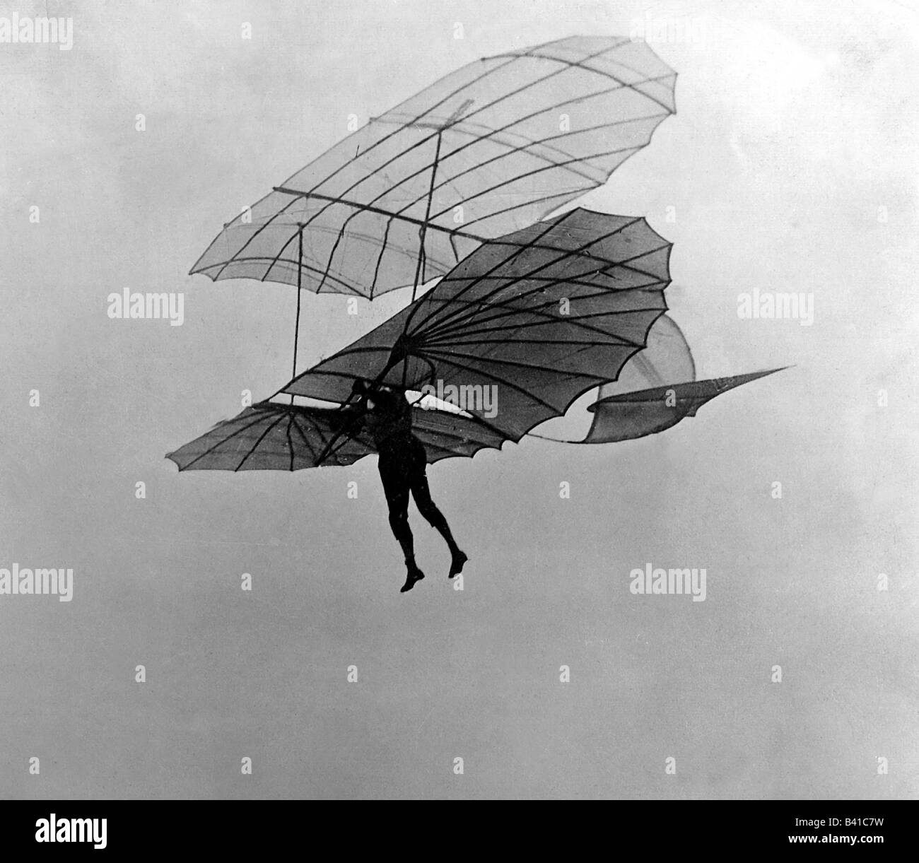 Otto lilienthal glider Banque d'images noir et blanc - Alamy Otto lilienthal glider Banque d'images noir et blanc - Alamy