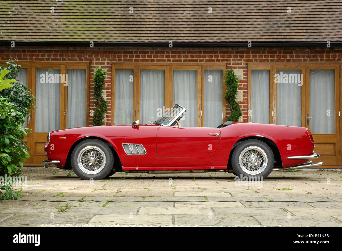 Ferrari classique Banque de photographies et d’images à haute ...